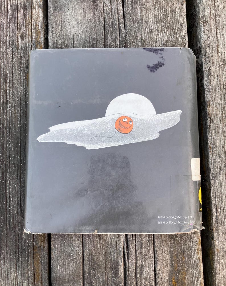 The Mystery of the Flying Orange Pumpkin by Steven Kellogg 1980 Vintage ...