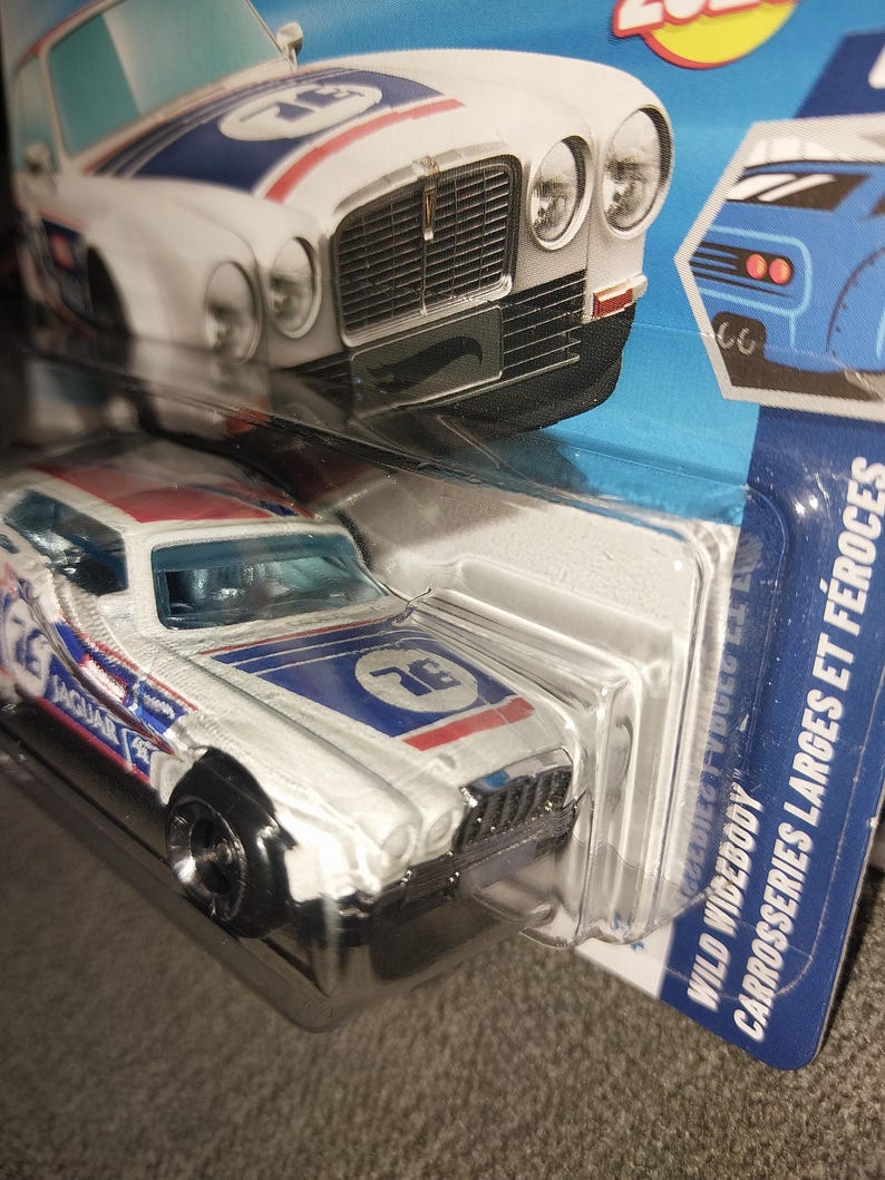 Hot Wheels Wild Widebody Jaguar XJC V12 Coupe: Rare Short Card ...