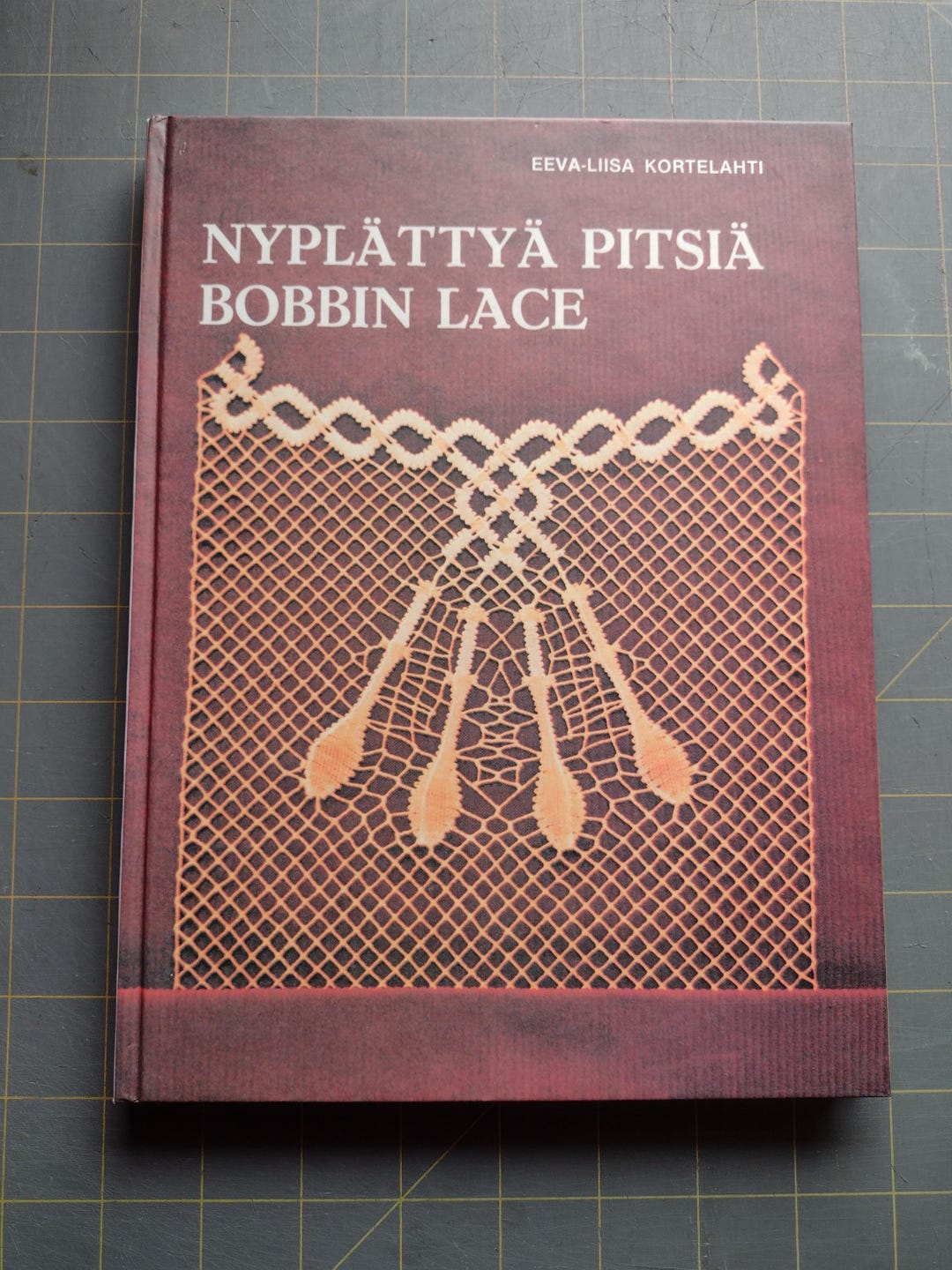 Nyplättyä Pitsiä Bobbin Lace by Eeva-liisa Kortelahti 1981. Good ...
