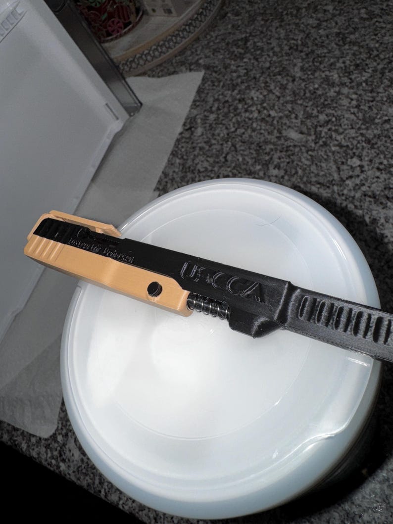 The Desk Fidget Everyone Steals | Clicky Fidget Pen for Focus, 3D ...