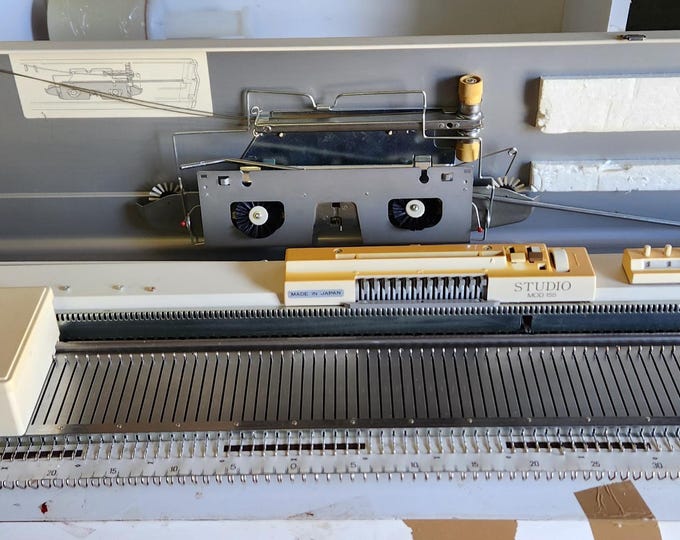SK155 Bulky Chunky Punch Card Knitting Machine Studio by Silver Reed ...