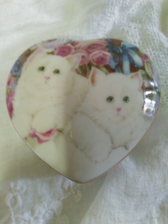 Vintage Lefton Porcelain Heart Shaped Cat Kitty Felin… - Gem