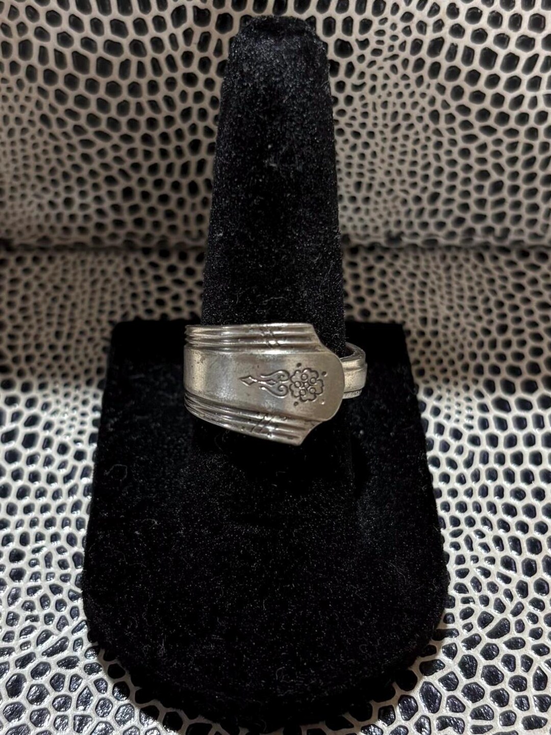 Vintage Camden Estate Floral Pattern Spoon Ring - Etsy