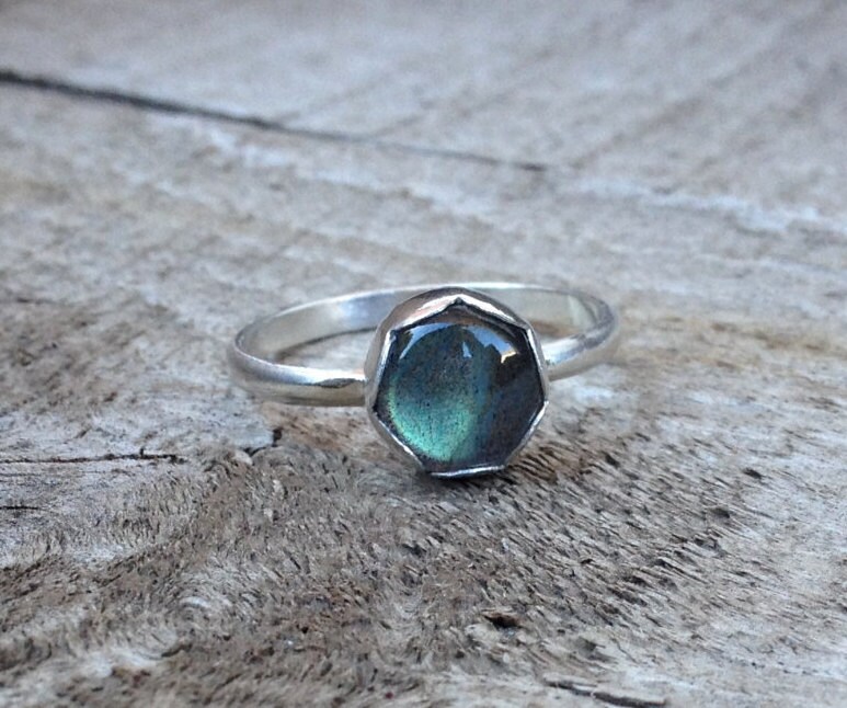 Blue Grey Labradorite in Scallop Bezel Sterling Silver Ring | Flashy ...