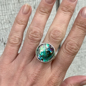 Bright Blue Green or Purple Round Paua Abalone Shell Elegant Ring in ...