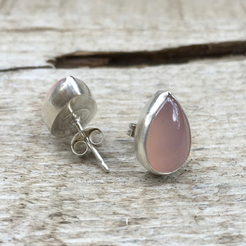 Stunning Elegant Minimalist Teardrop or Pear Shaped Blush Pink ...