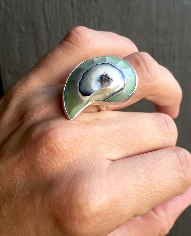 Light Green Sea Nautilus Shell Mother of Pearl and Resin Mermaid ...