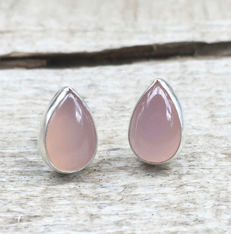 Stunning Elegant Minimalist Teardrop or Pear Shaped Blush Pink ...