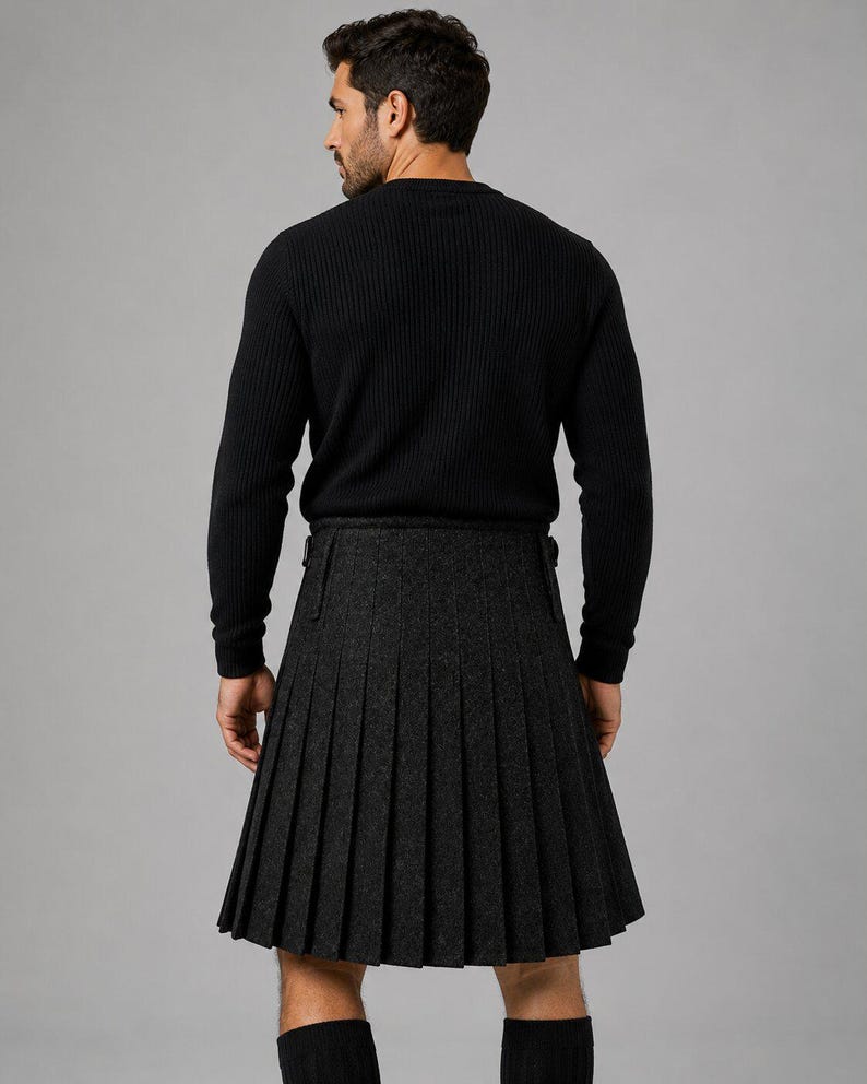Men's 8 Yard Solid Black Wool Kilt – Scottish Traditional 8 Yard ...