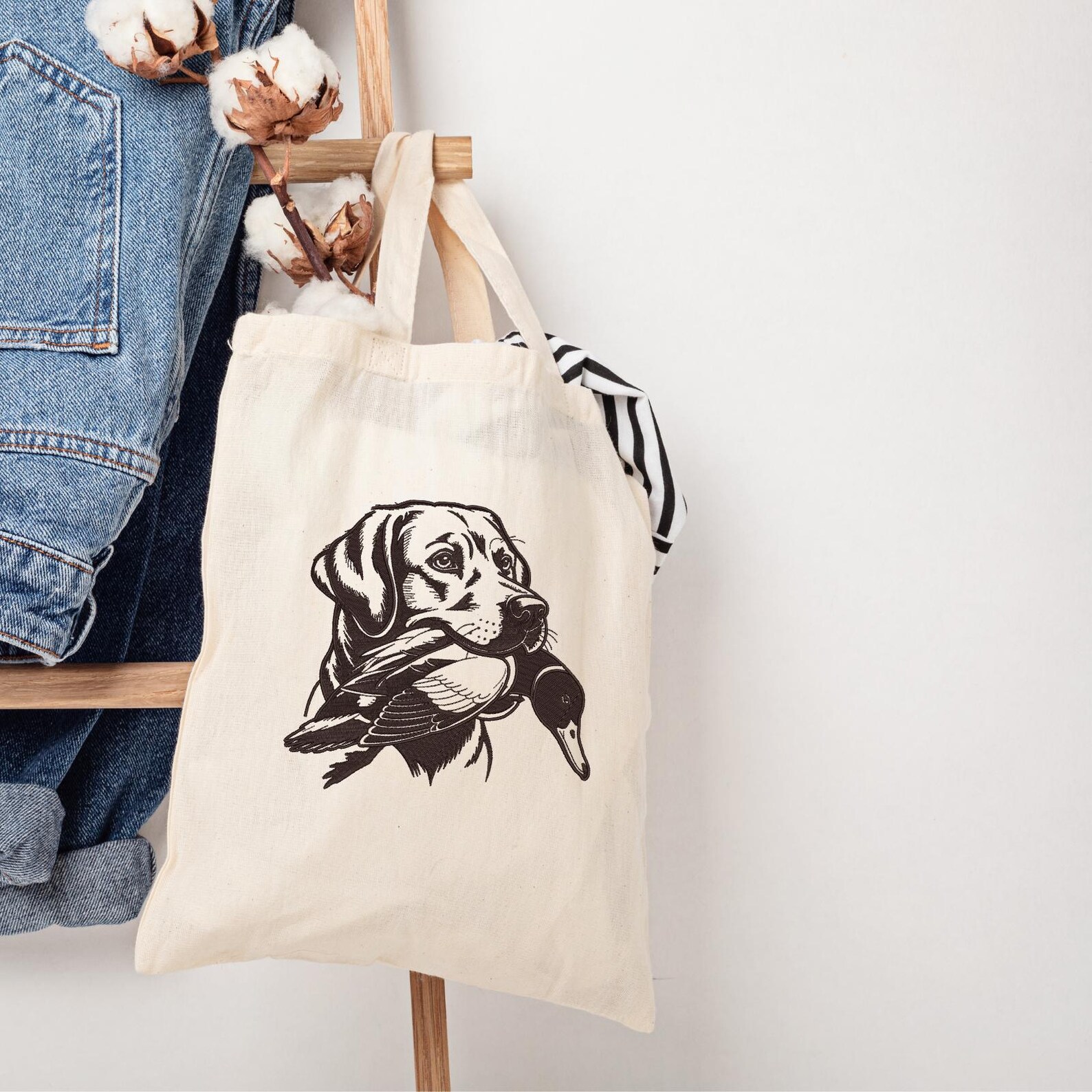 Retro Hunting Dog With Flying Duck Embroidery Design, DST PES File for ...