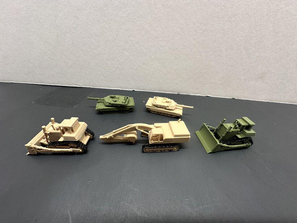 N - Scale Construction Vehicle 5-pack in Army Desert Tan and Military ...