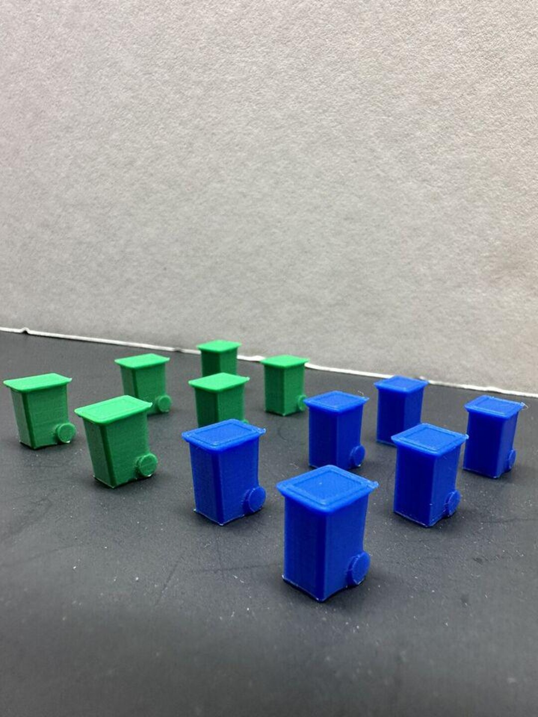 HO Scale Garbage Cans (12 Pack) Trash Bins 1:87 Recycling Containers ...