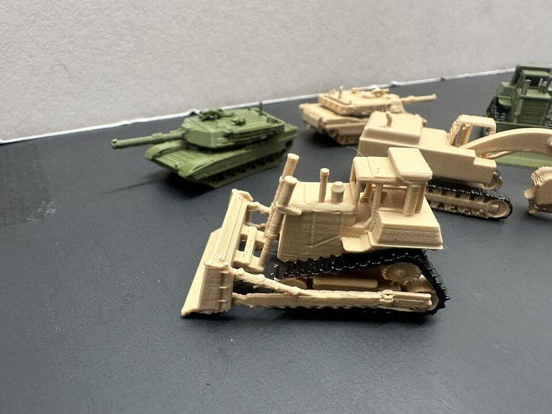 N - Scale Construction Vehicle 5-pack in Army Desert Tan and Military ...