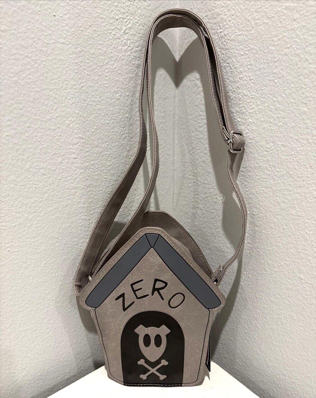 Bioworld Disney Nightmare Before Christmas Zero Doghouse Crossbody ...