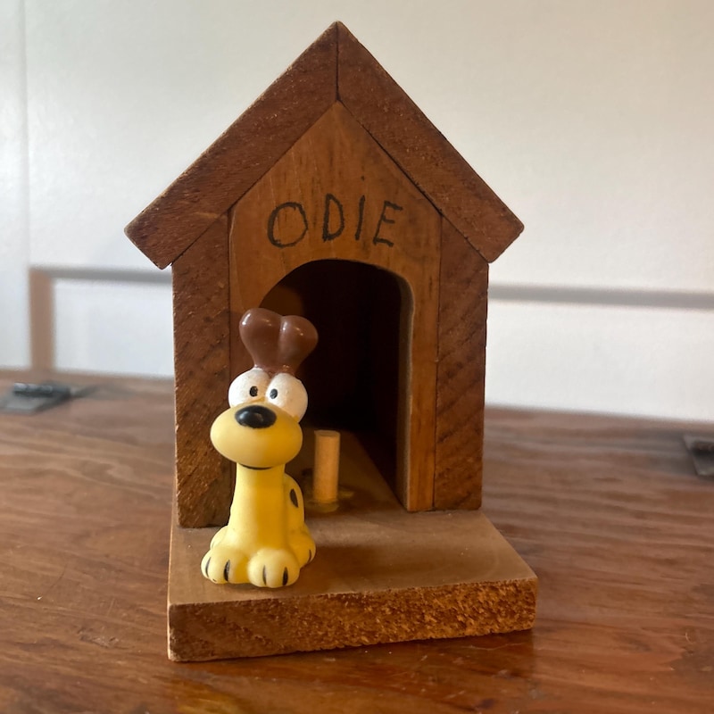 Vintage Odie Figurine - Etsy