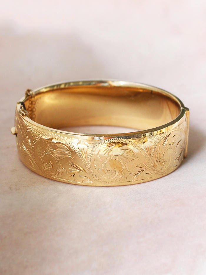 Vintage Gold Bangle Bracelet Swirl And Leaf Engraved 9ct Gold Metal