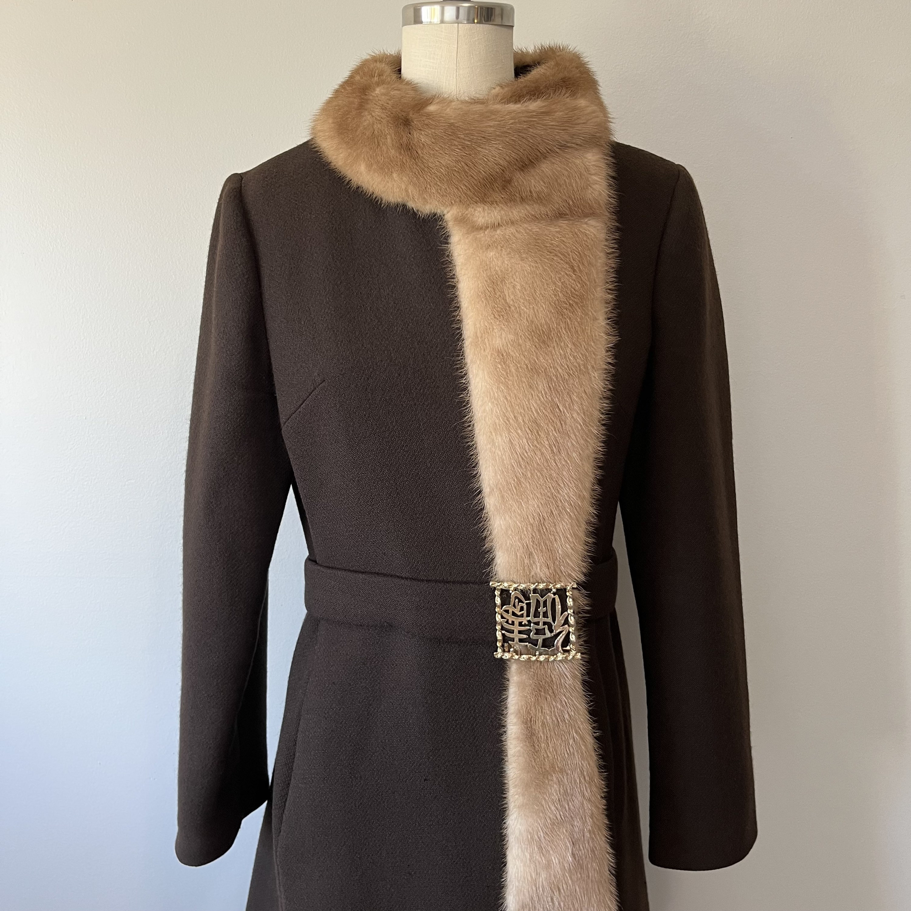 Classy Brown Coat / Vintage Fall Wear / Brown Coat / Fur Detailing ...
