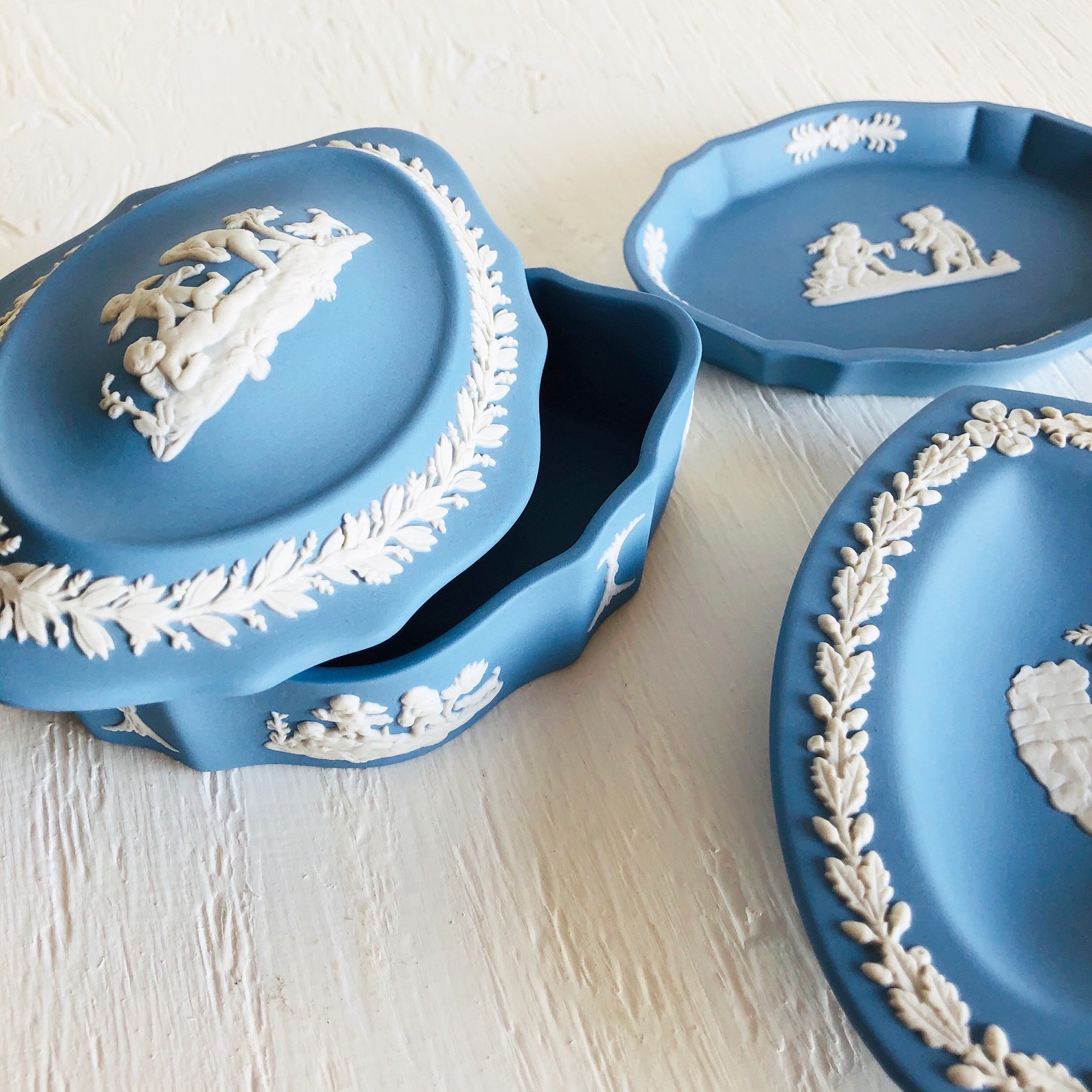 Wedgwood Vintage Set / Wedgwood Ceramics / Jasperware Pottery / Jewelry ...