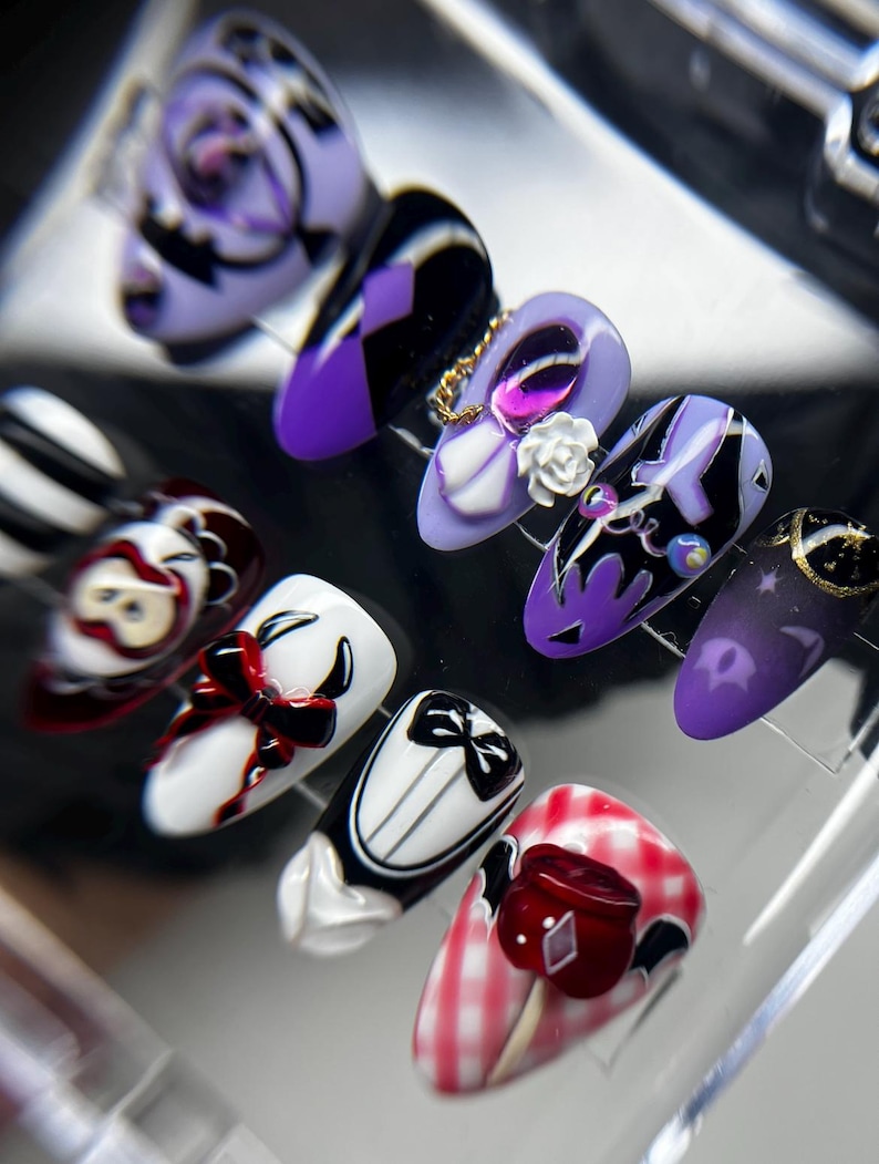Black Sapphire Cookie and Candy Apple Cookie Run Kingdom Inspired ...