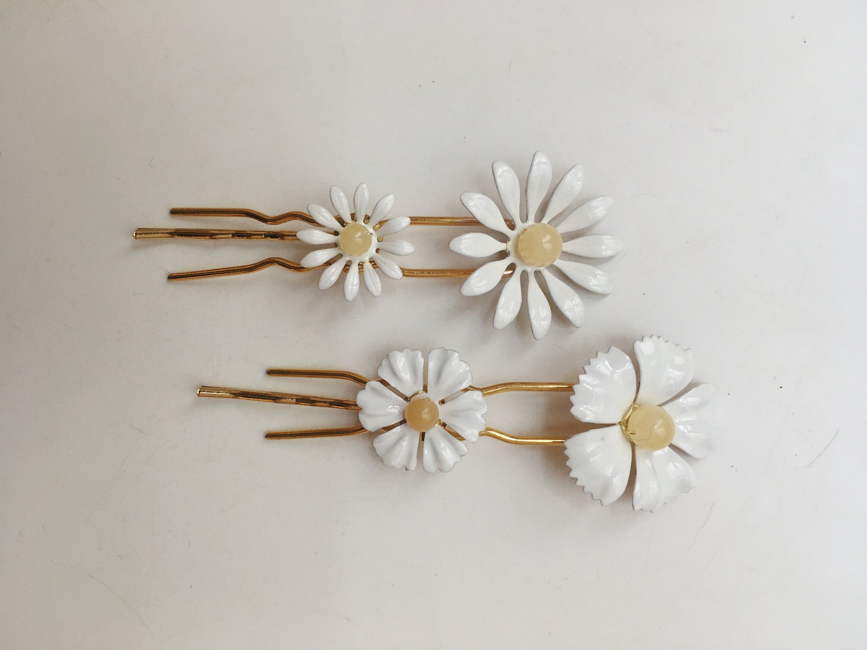 Daisy Pins - Etsy