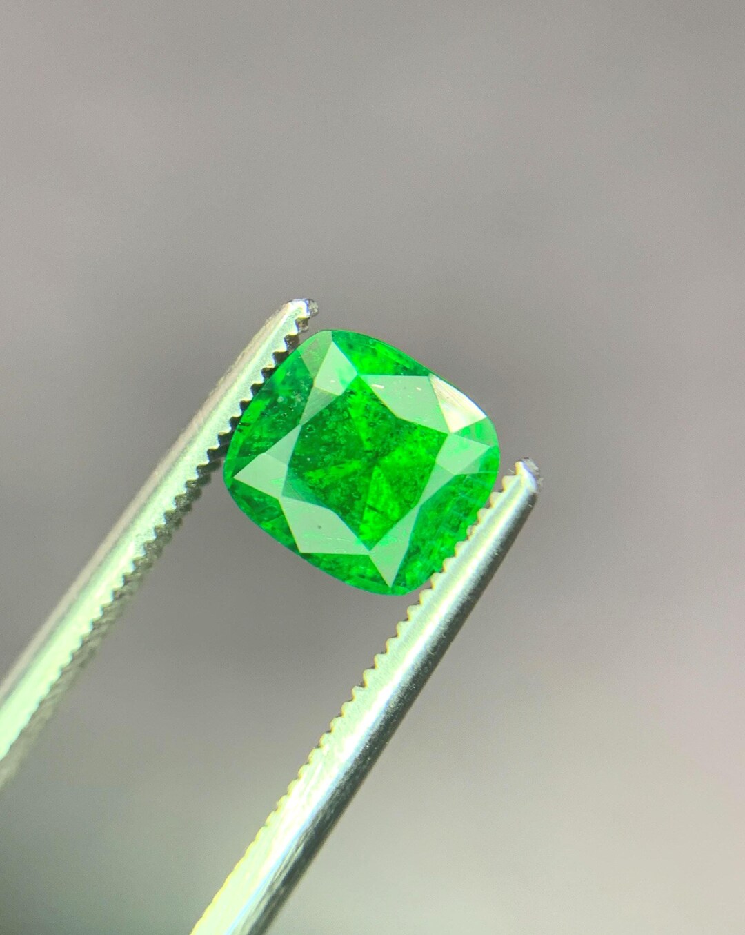 1.40 Carats Natural Tsavorite Garnet Jewellery Making Loose Gemstone 6 ...