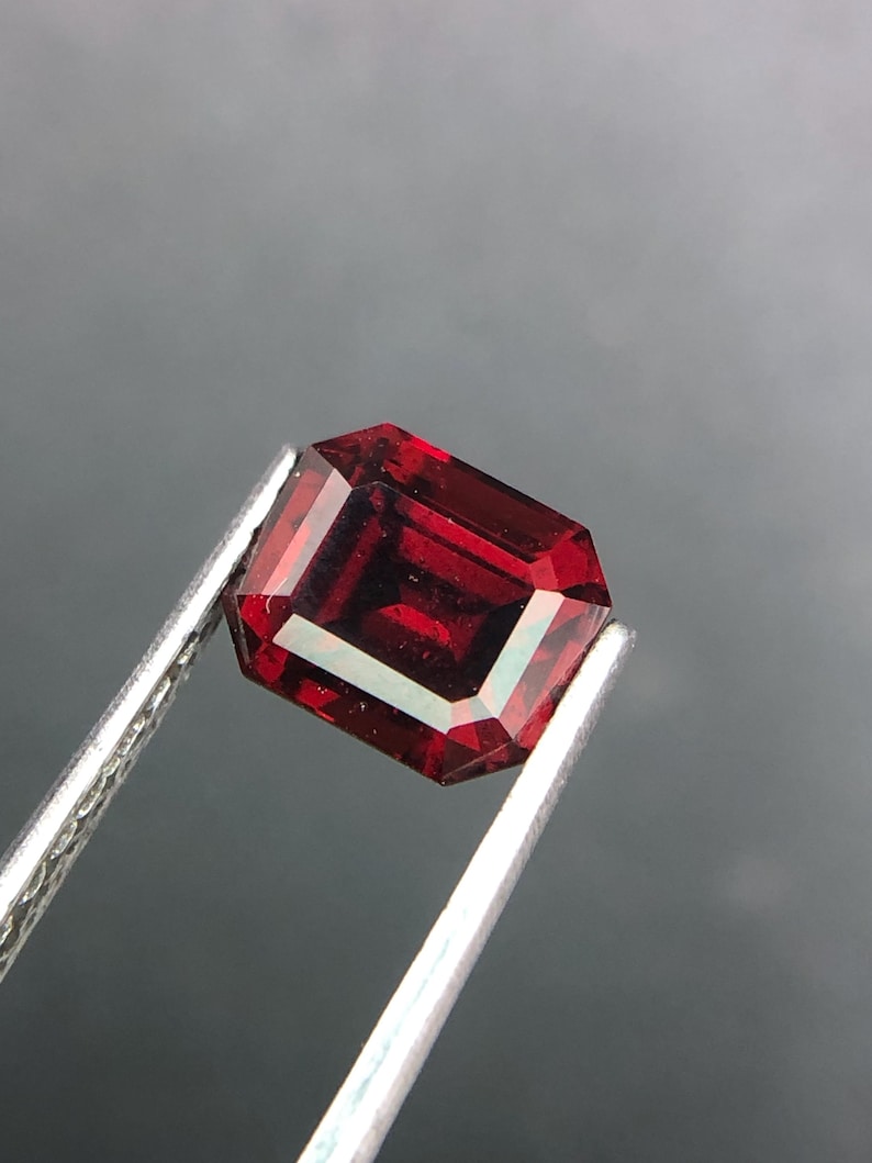 1.50 Carats Natural Rhodolite Garnet Red Color Jewelry Making Loose ...