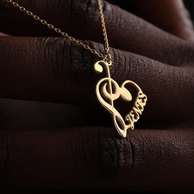 14K Gold Treble Clef Heart Necklace: Custom Musician Name Pendant - Etsy UK