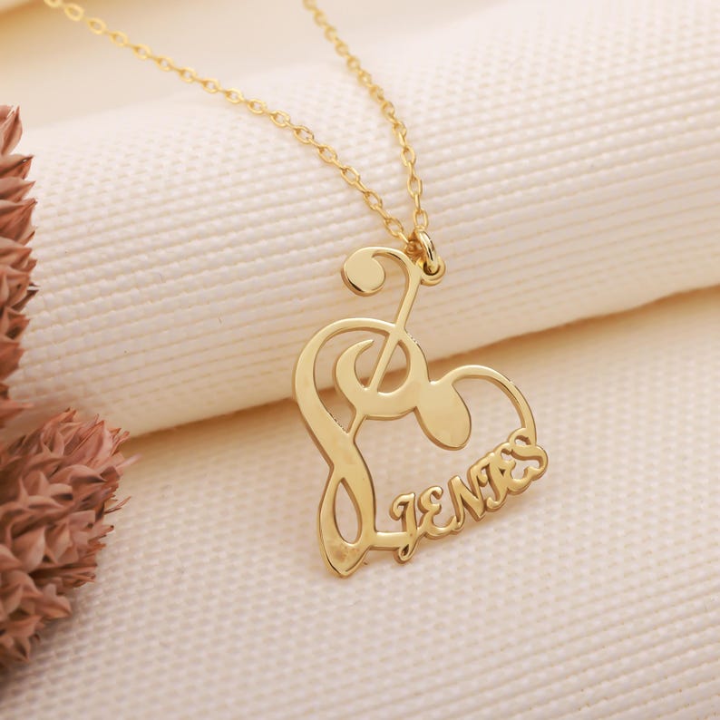 14K Gold Treble Clef Heart Necklace: Custom Musician Name Pendant - Etsy UK