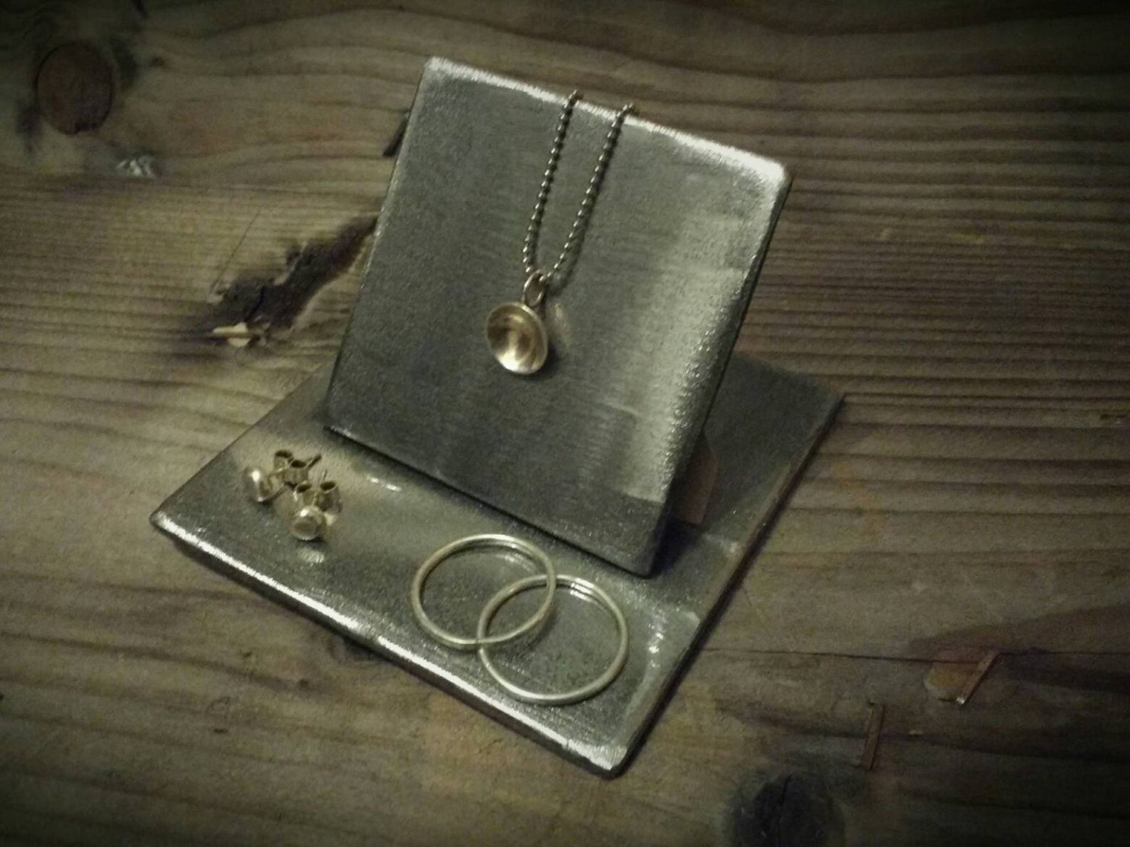 Simple welded display by Wocky jewellery. Craft fair stand and | Etsy