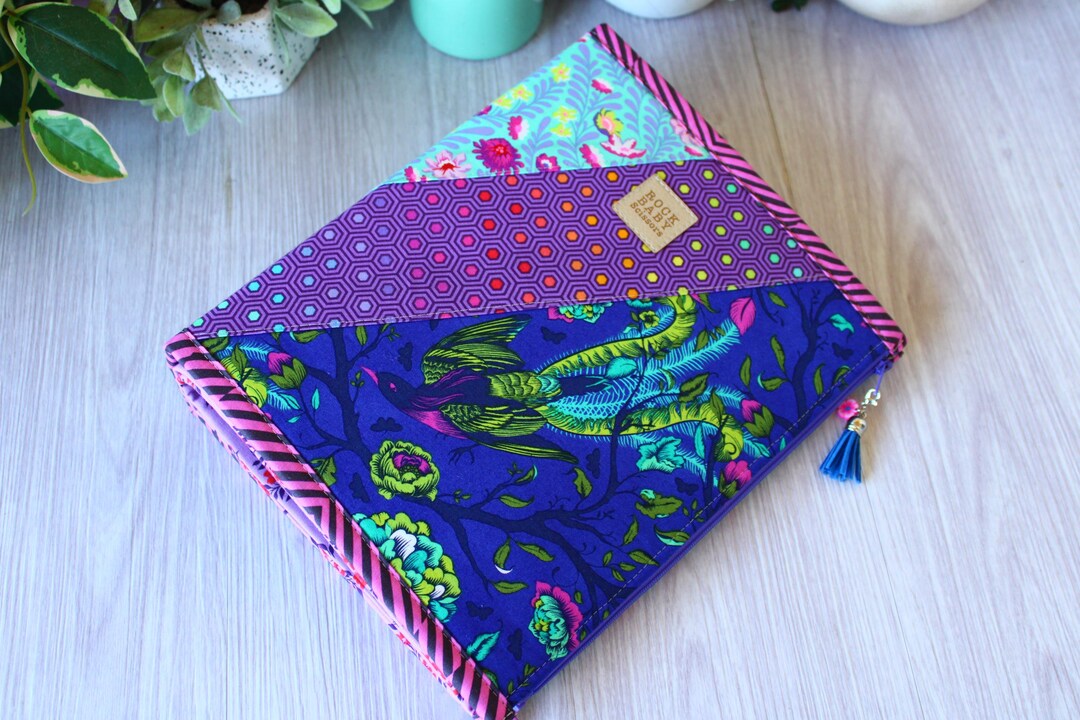 Tula Pink Patchwork Booklet Pouch With See-through Vinyl Interior ...