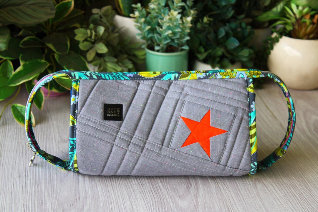 Paper Pieced Stars on Neon Speckled Linen Bonza Bag | Bionic Gear Bag ...