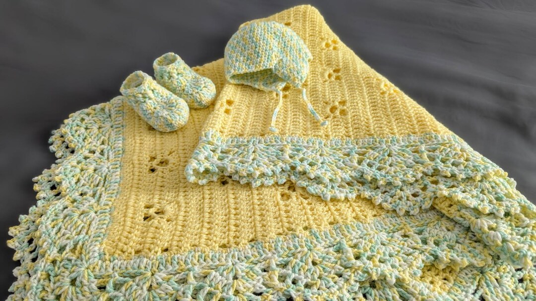FREE BOOTIES!!! Yellow, Mint Green and White Baby Blanket and Hat Set ...