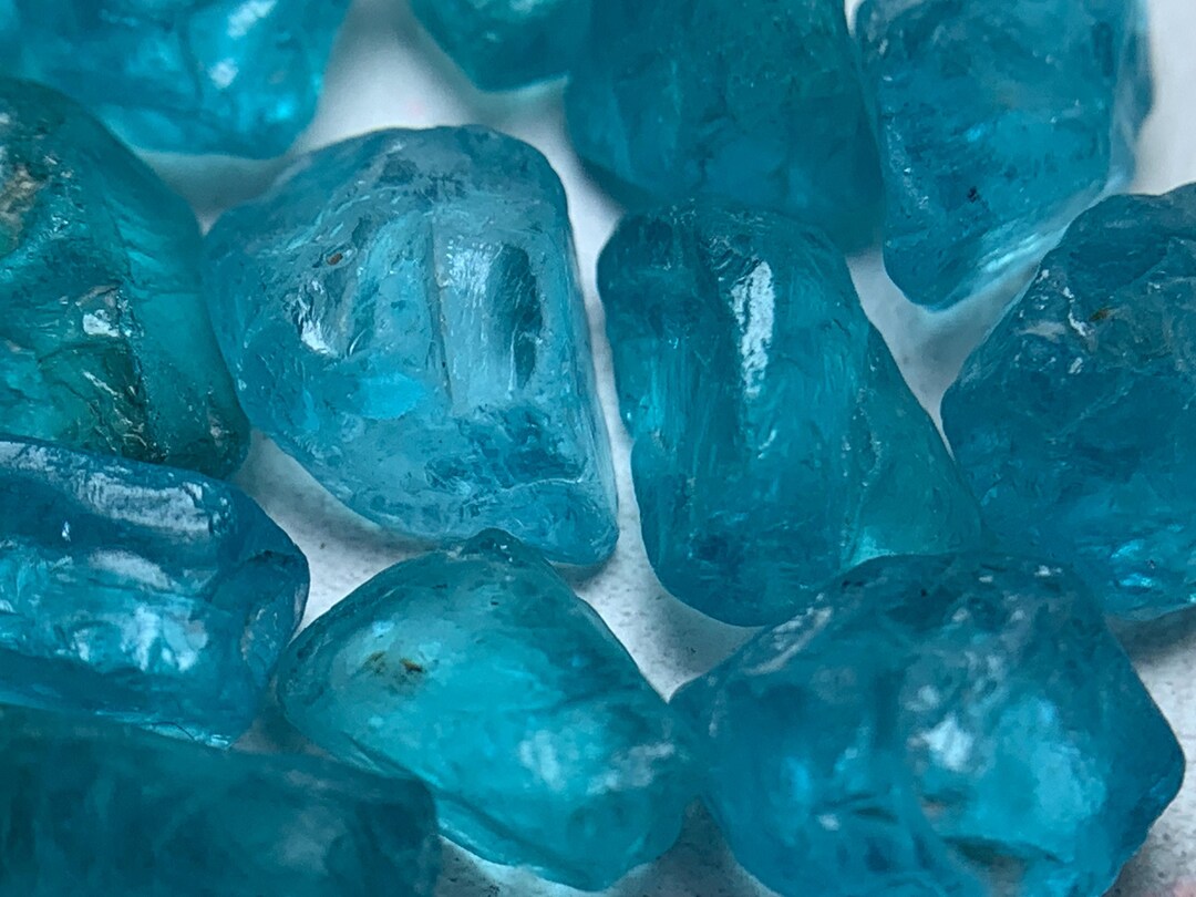 29.25 Crts Neon Blue Color Apatite Rough Lot, Facet Grade - Etsy