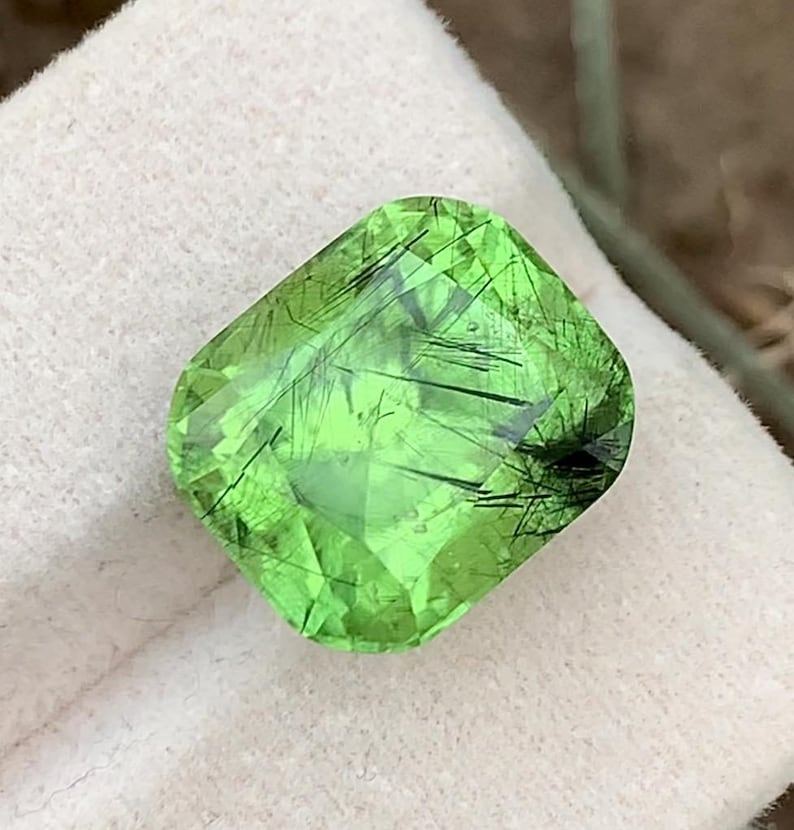 12.4 Carat Ludwigite Peridot Cushion Cut Crystal Healing Stone - Etsy