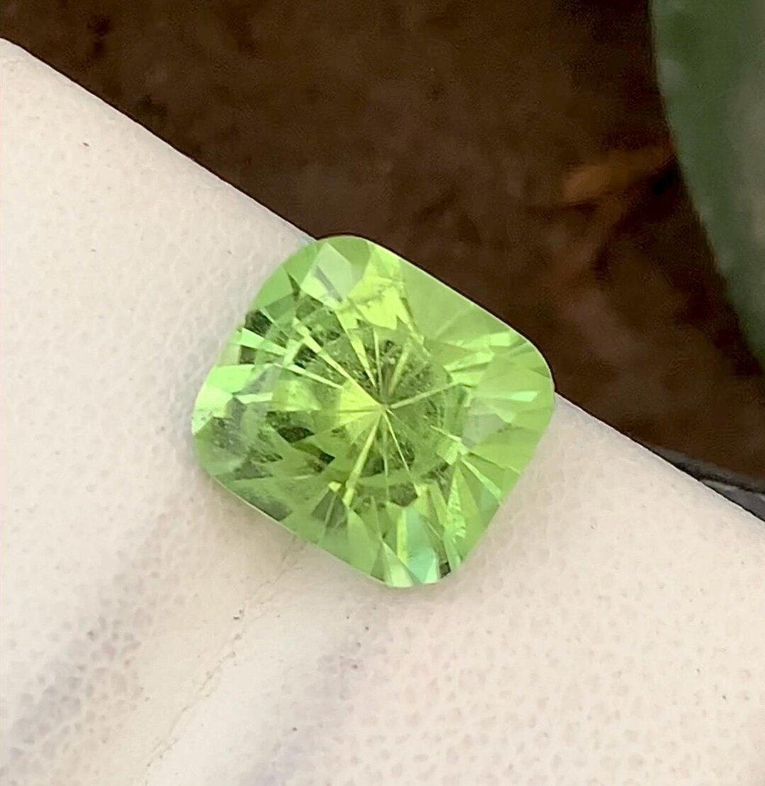 4.90 Carat Peridot Cushion Cut Gemstone August Birthstone Crystal ...