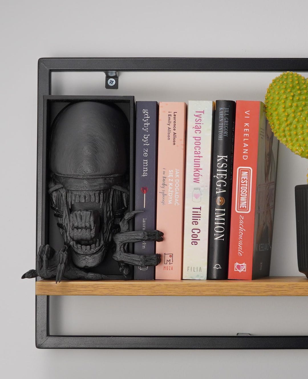 Xenomorph (alien Movie) Book Nook - 3D Printed Book Corner, Unique ...