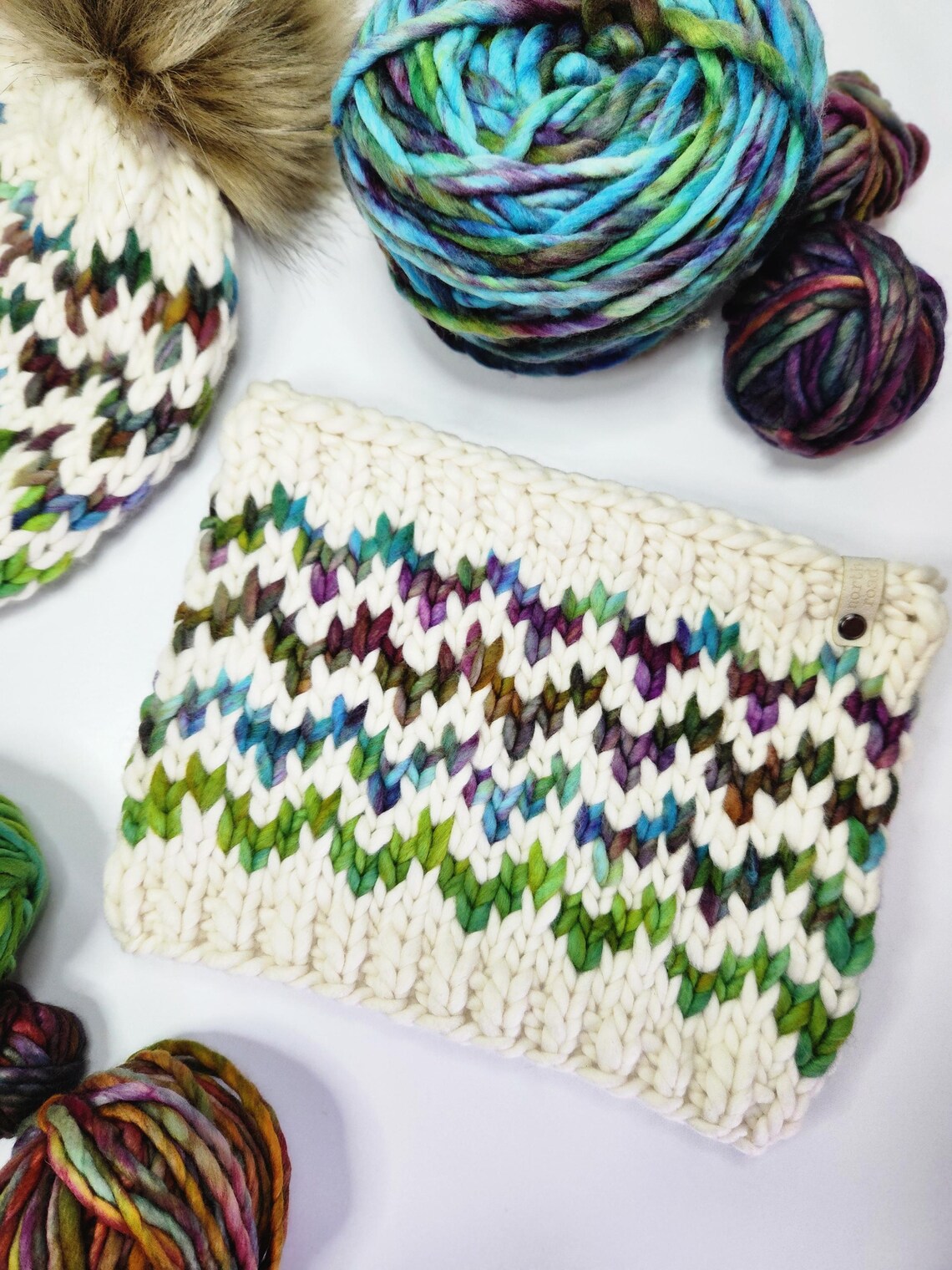 KNITTING PATTERN - the Aurora Glow Cowl, Super Bulky Knit Neck Scarf ...