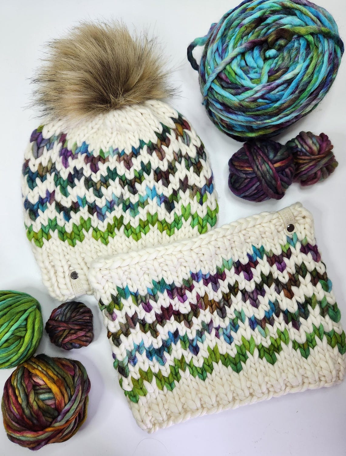 KNITTING PATTERN - the Aurora Glow Cowl, Super Bulky Knit Neck Scarf ...