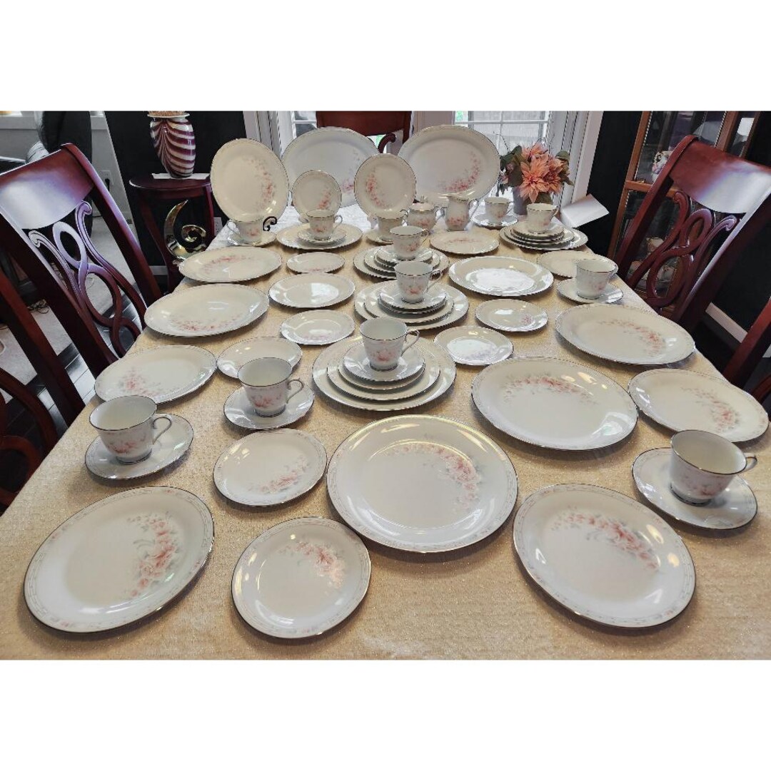 Elegantly Beautiful Noritake Carthage Pattern Complete Dinnerware Set ...