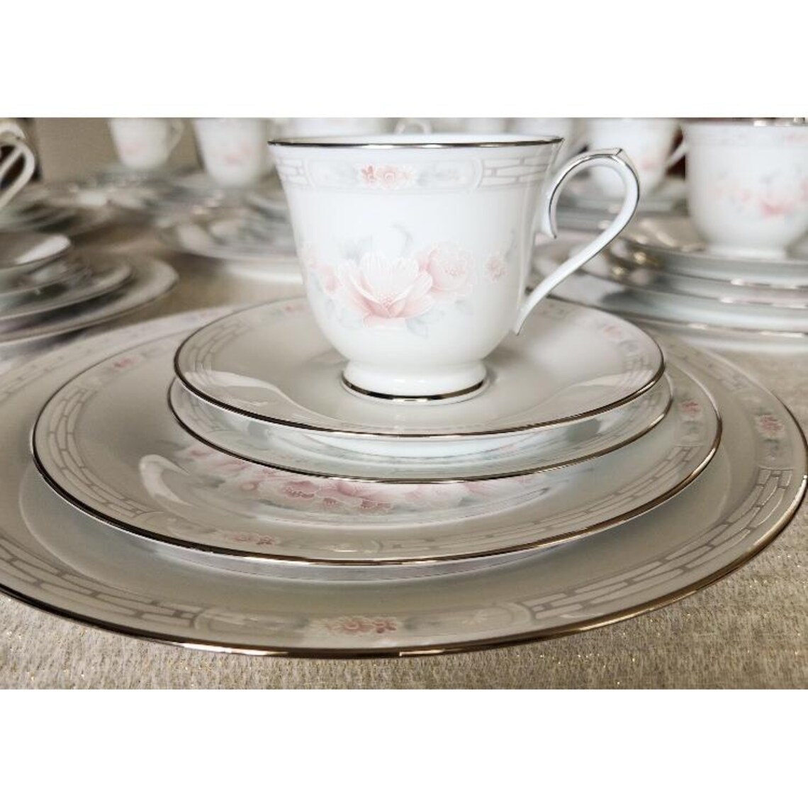 Beautiful, Stunning Noritake Carthage Pattern Dinnerware Set. 6 Place ...