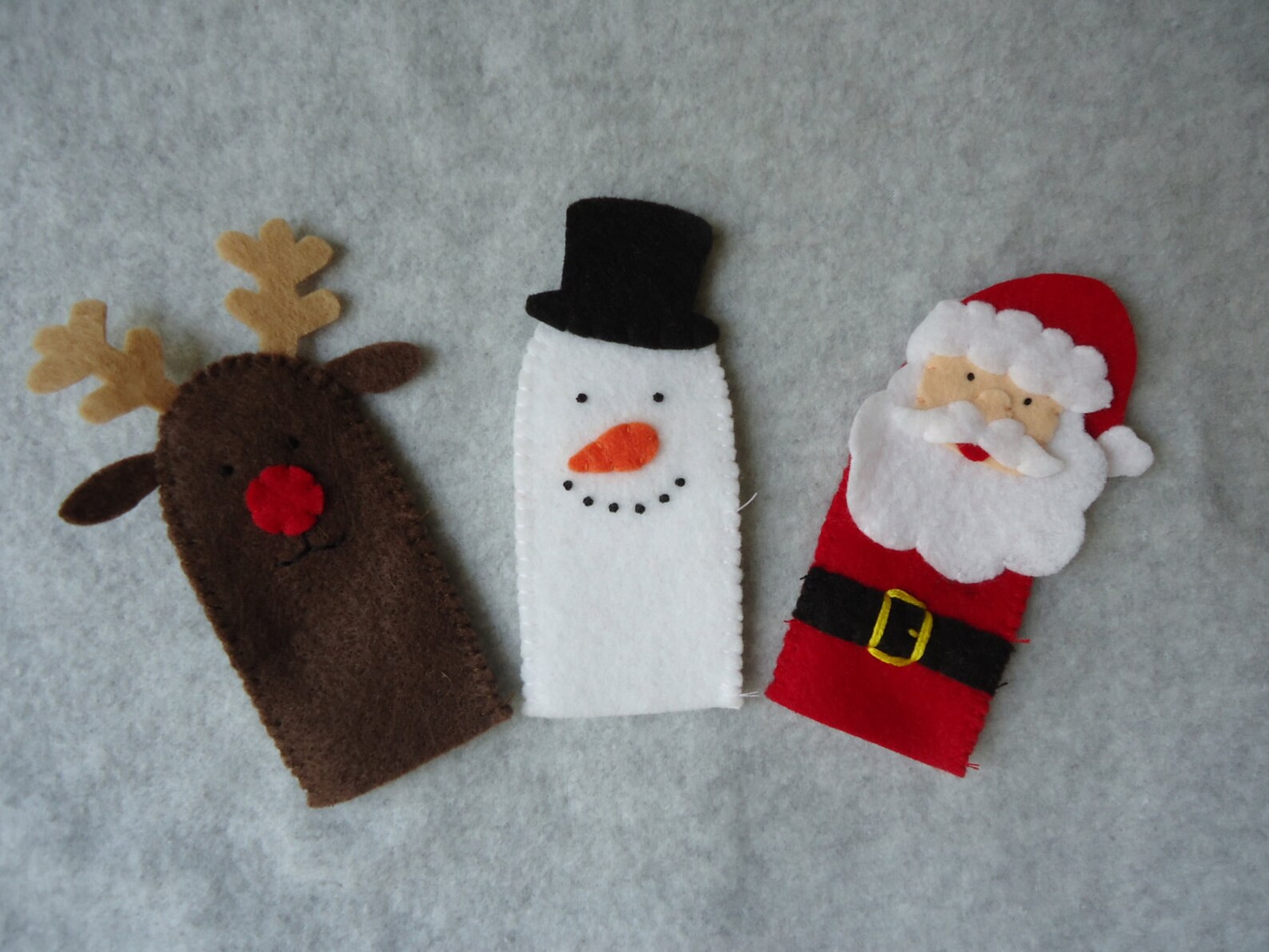 Christmas Finger Puppets, Includes Santa Claus, Rudolph the Reindeer ...