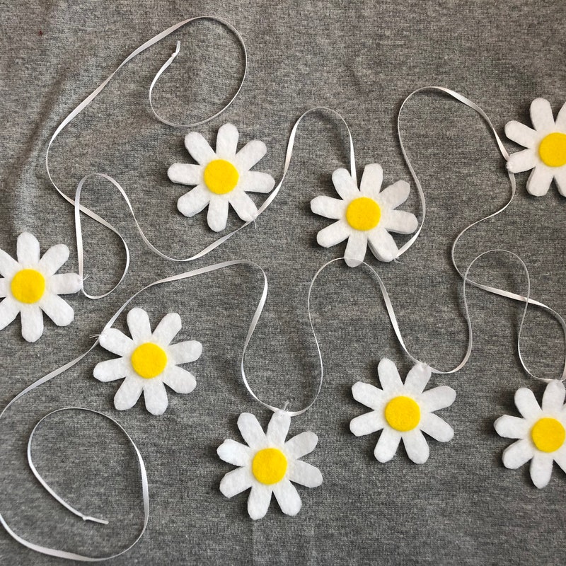 Daisy Garland - Etsy