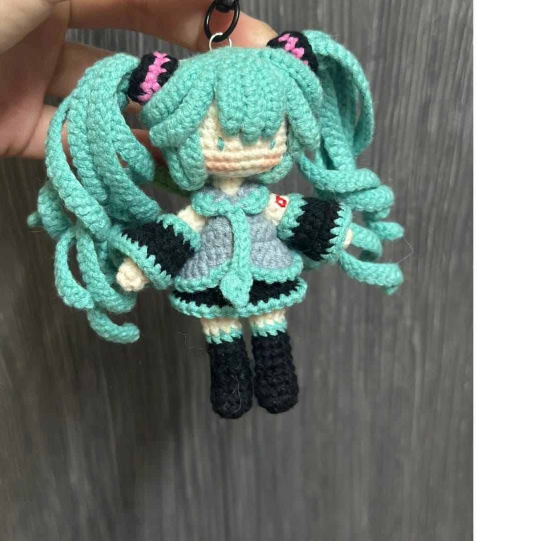 PDF: Muñeca amigurumi inspirada en Hatsune Miku, Hatsune Miku a crochet ...