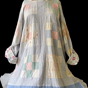 Quilt Jumper / 1930s Quilt Jumper / Kimono Sleeve / Charmingly Tattered ...