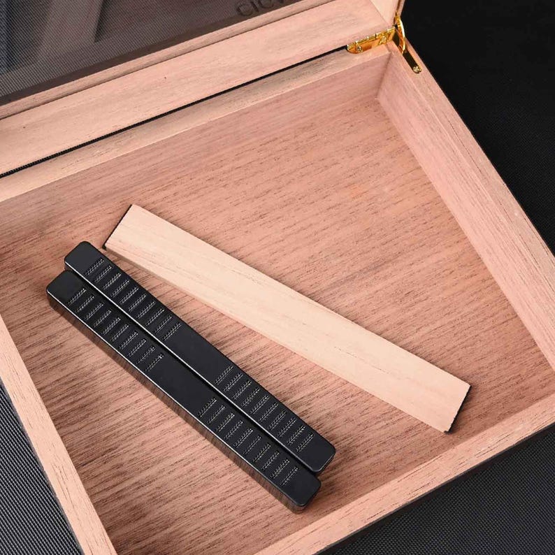 Personalized Cedar Wood Cigar Humidor – Custom Travel Cigar Box With ...