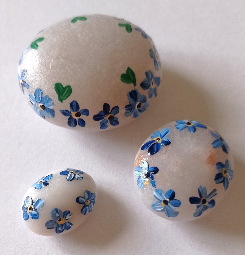Set of 3 Hand Painted Scottish Stone Sea Pebble Forget Me Nots Blue ...
