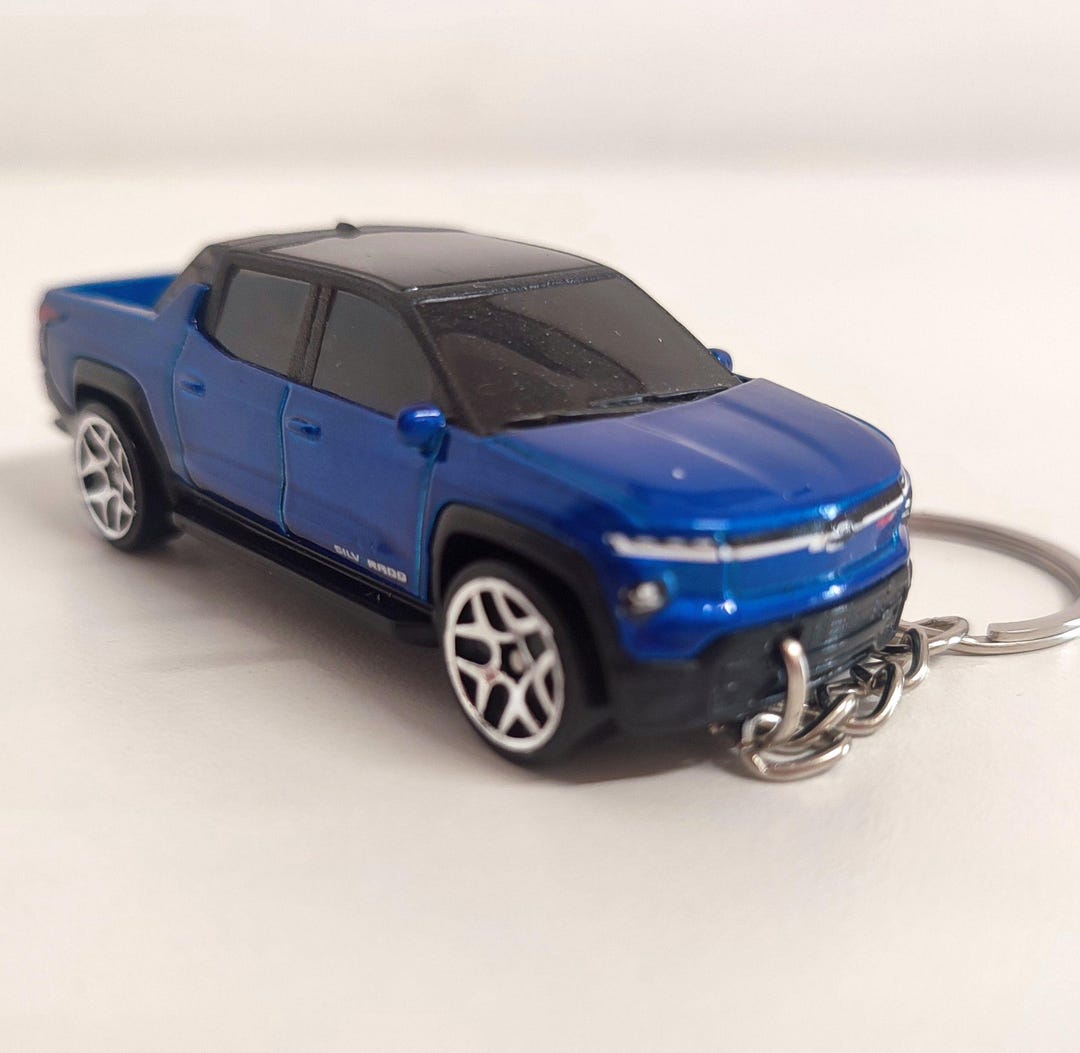 Silverado EV Keychain Mini Toy Car Replica Keychain Accessories ...