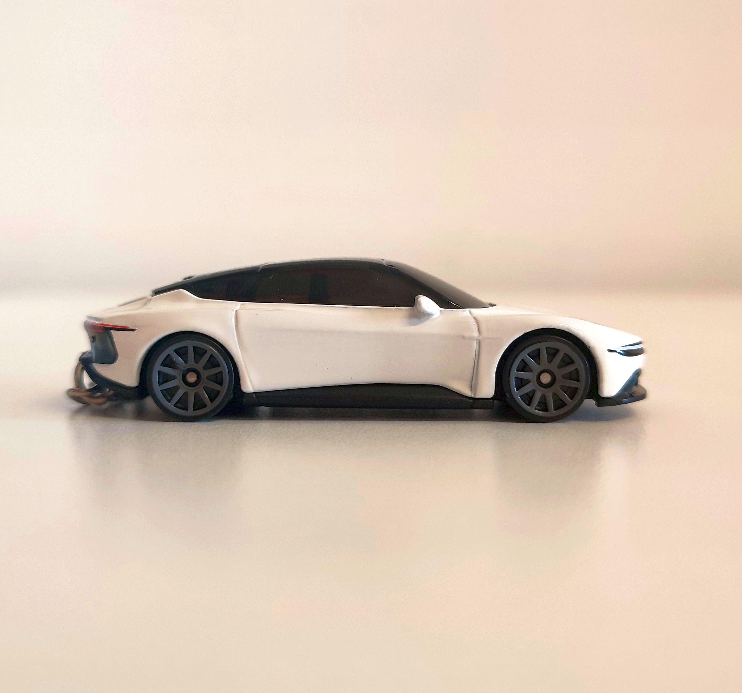 Delorean Alpha 5 Keychain Mini Toy Car Key Keychain Gift for Car ...
