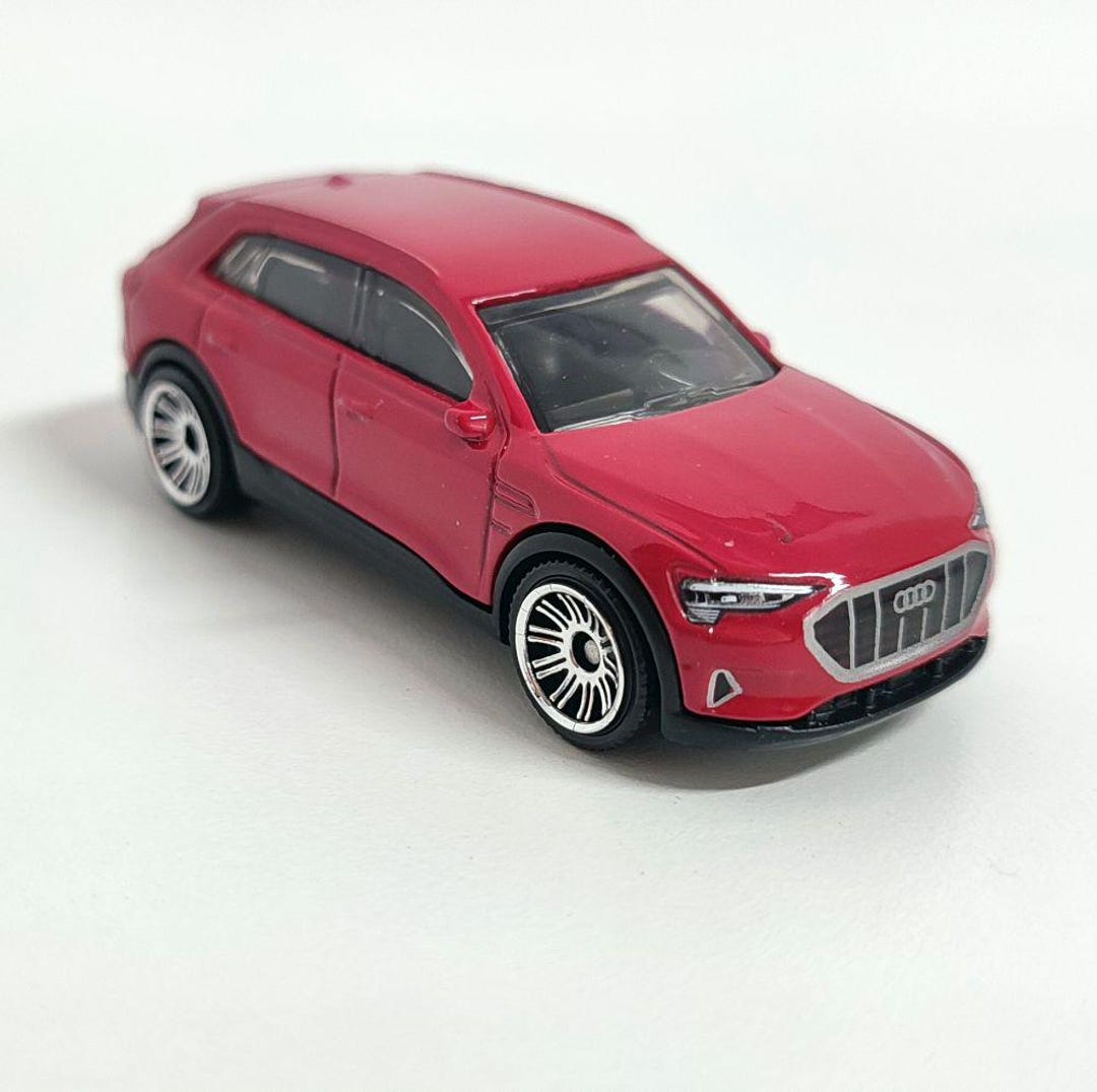 Audi E - Tron Keychain Diecast Mini Toy Car Keys Keychain Gift for Car ...