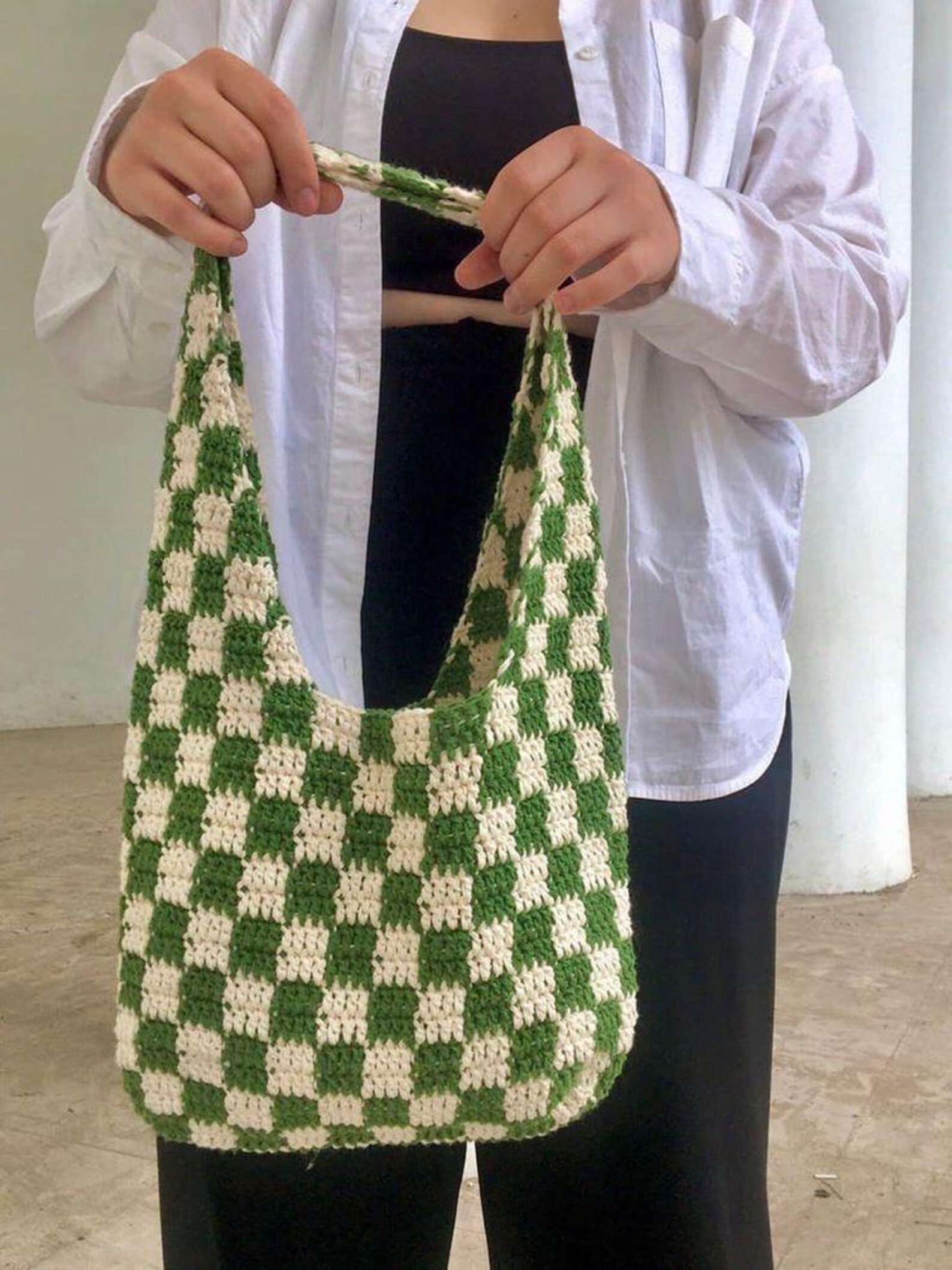 Charming Checkered Crochet Tote: Easy Pattern for a Stylish Carry-all ...